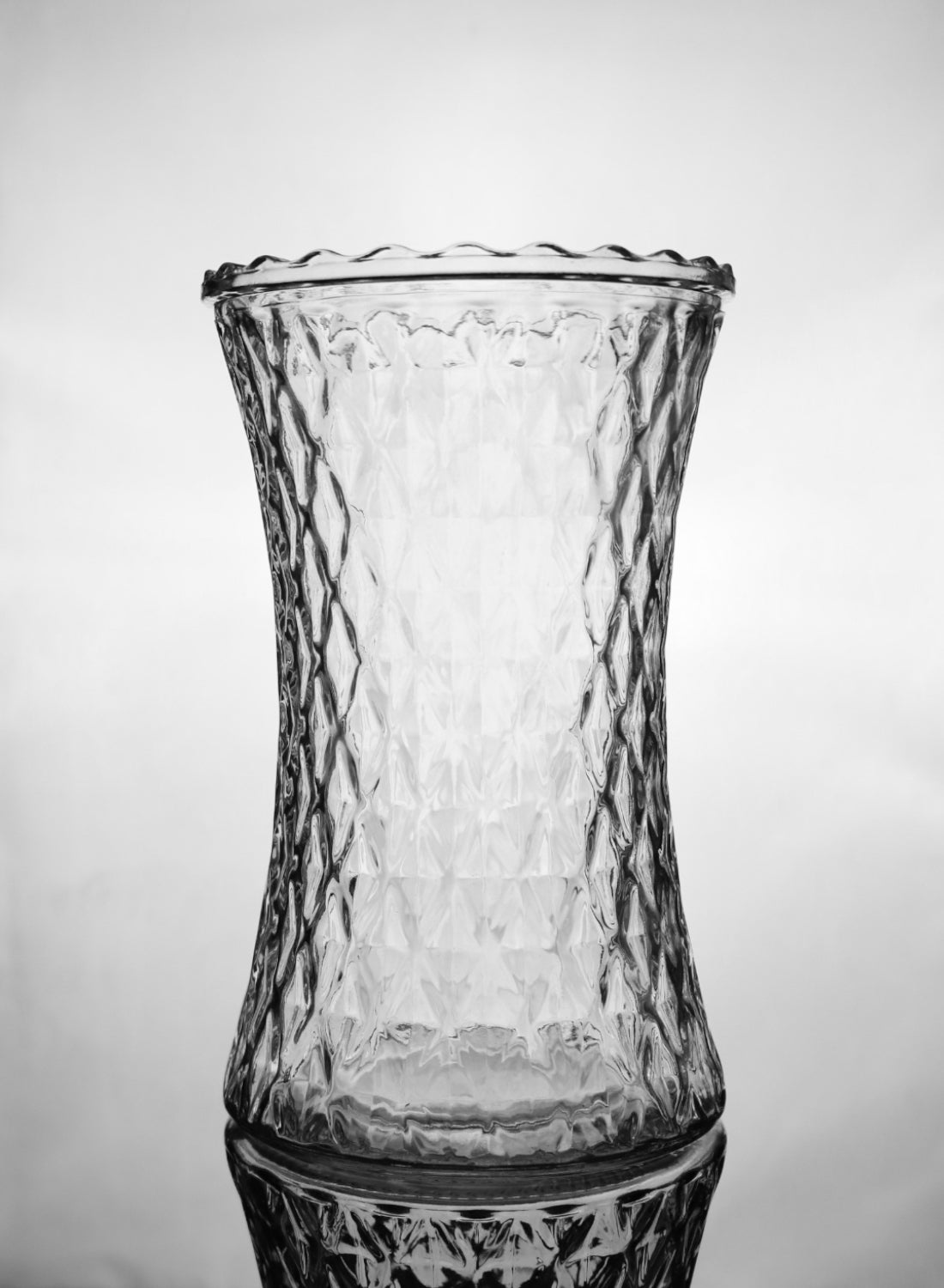 Zara Glass Vase (Height 20cm) – Lotus Imports Ltd